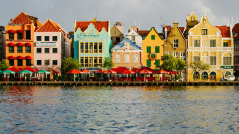 Curaçao: a ilha do Caribe que combina praias com história