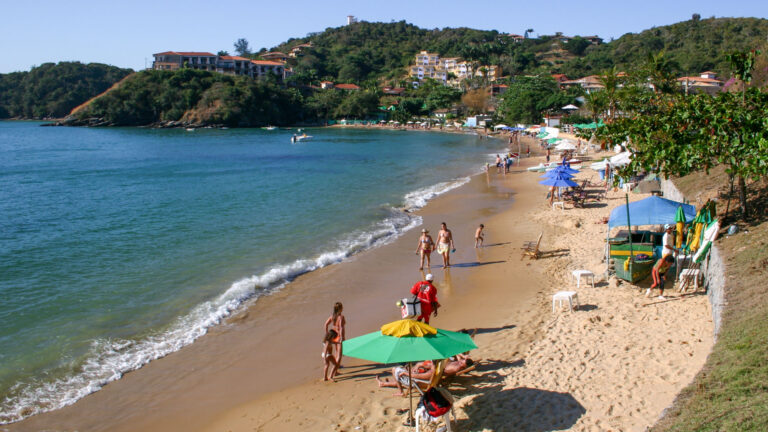 Quando ir a Búzios: temperatura e chuvas nos 12 meses do ano